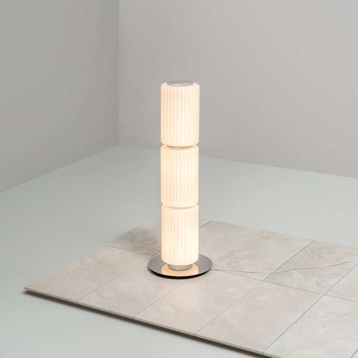 Column 175 Floor Lamp– Hut K